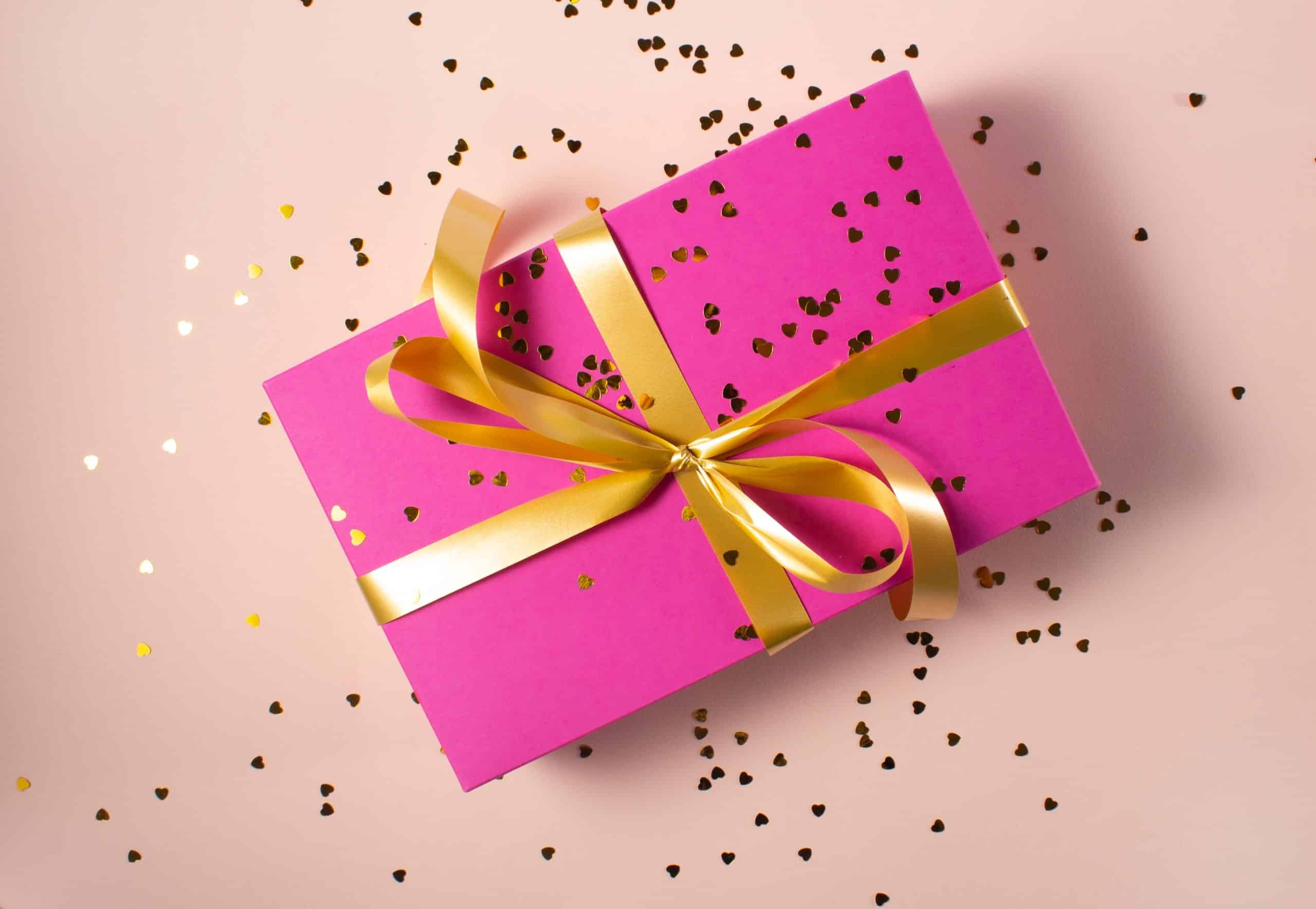 Traditional Anniversary Gift Ideas Guaranteed To Delight Planer My